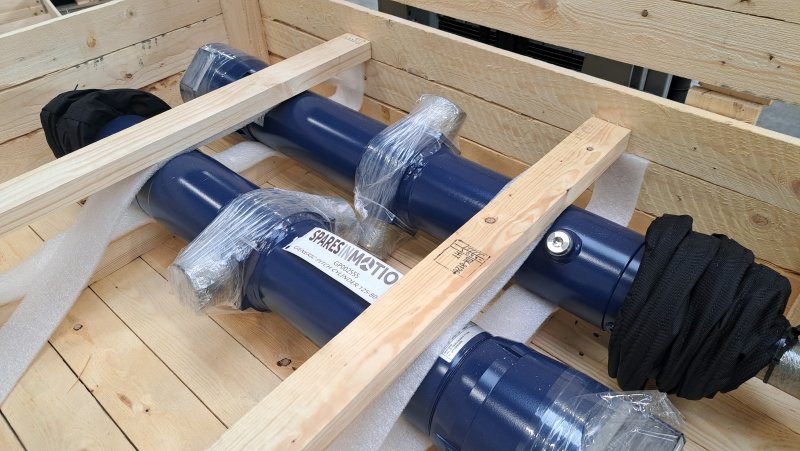 GENERIC PITCH CYLINDER 125-80-760 | Gamesa GP002555
