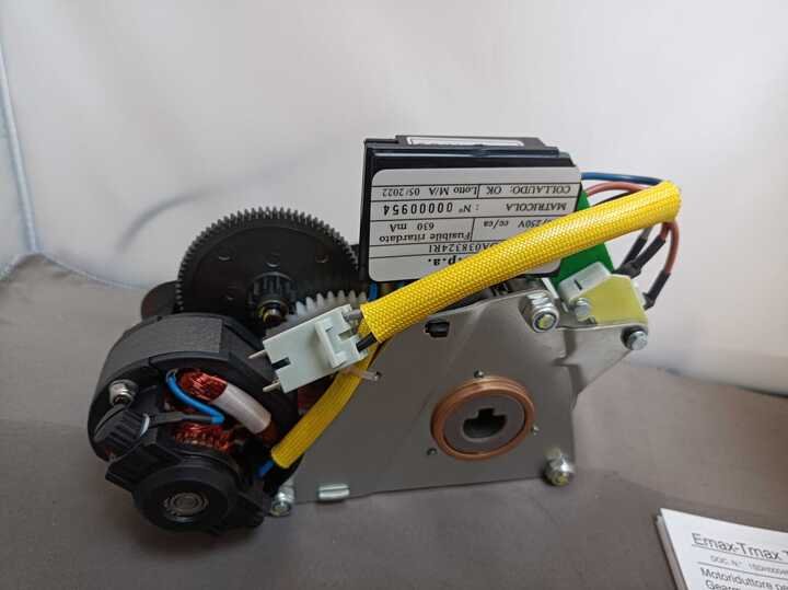 Geared motor device 220/250V E1/6-T8 | ABB 1SDA038324R1